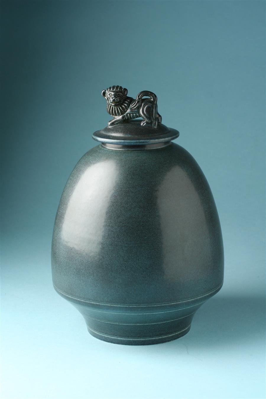 Lidded Urn, lidded urn. Designed by Gunnar Nylund for Rörstrand — Modernity