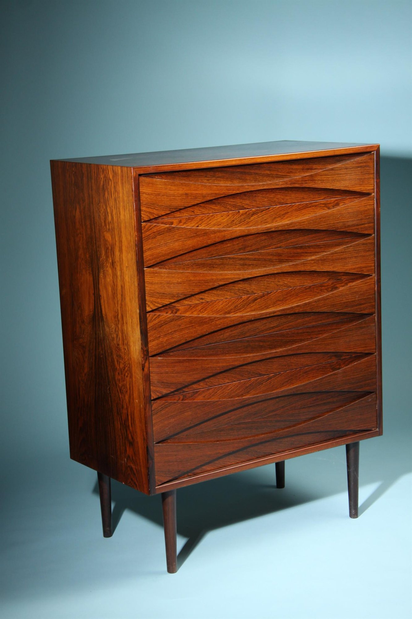 Chest of drawers, designed by Arne Vodder — Modernity