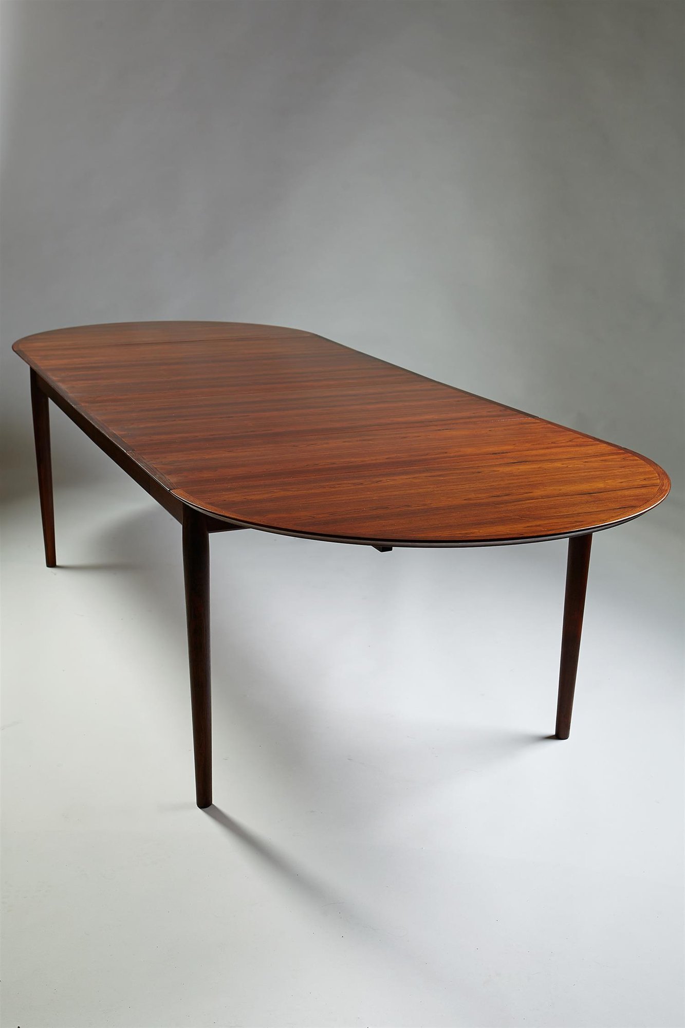 Model 227. Dining table, designed by Arne Vodder for Sibast, Denmark ...