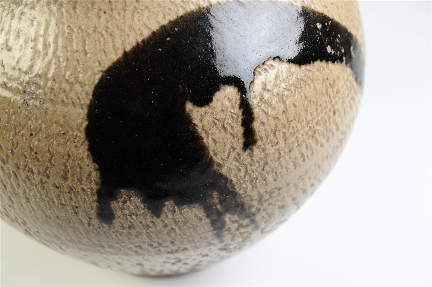 Lidded jar, Irabo Ware. Joseon period, Korea. — Modernity