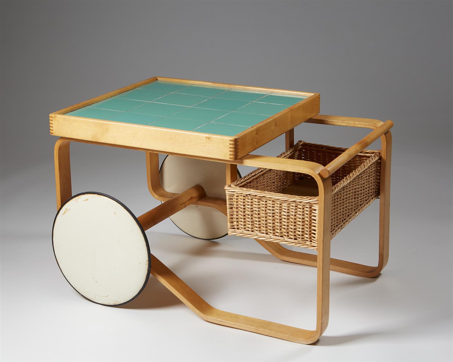 Tea trolley model 900 designed by Alvar Aalto for Artek, — Modernity