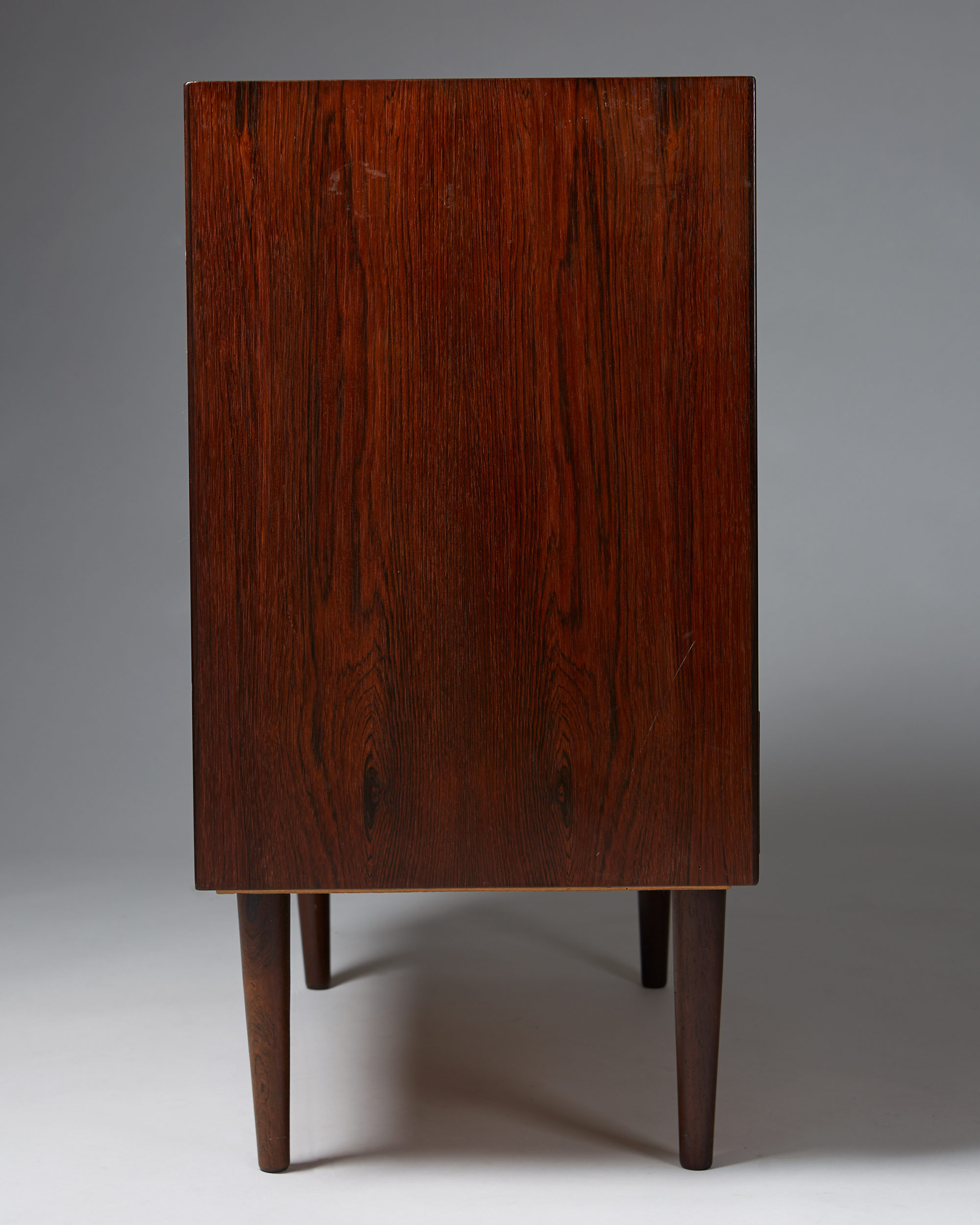 Chest of drawers designed by Arne Vodder, — Modernity