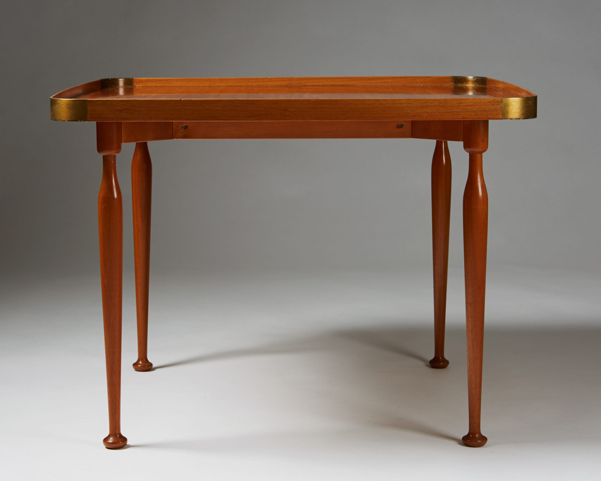 Occasional table model 1074 designed by Josef Frank for Svenskt Tenn ...