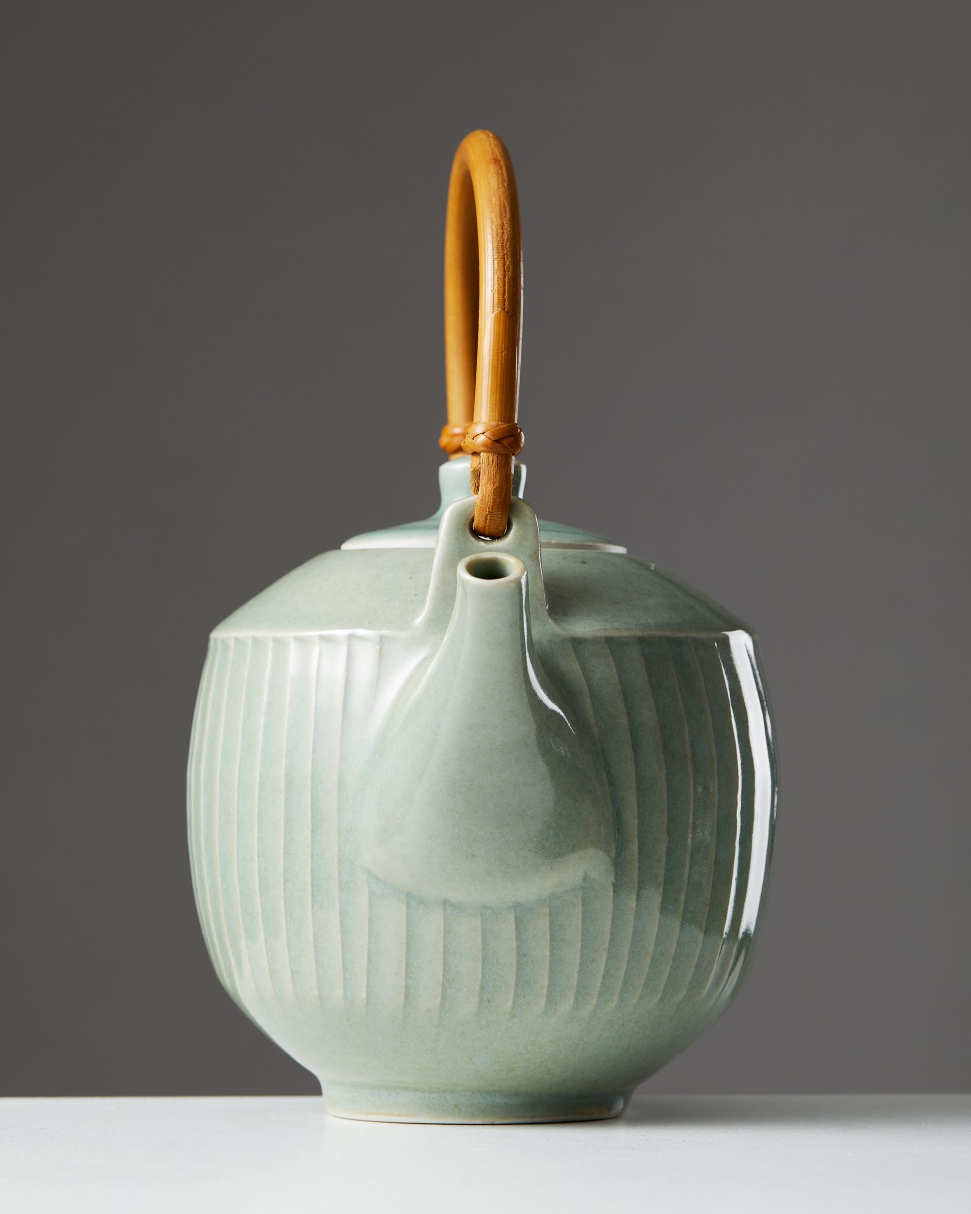 Teapot designed by David Leach, — Modernity